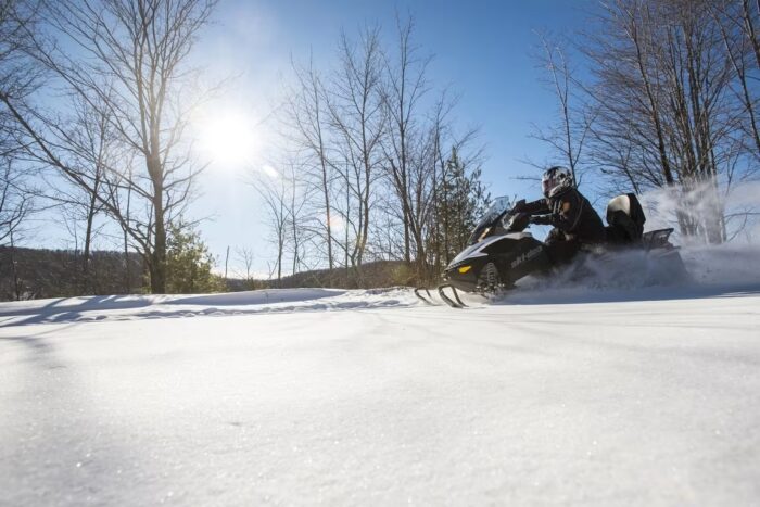 Snowmobiling in Quebec 2026 - Our best places!